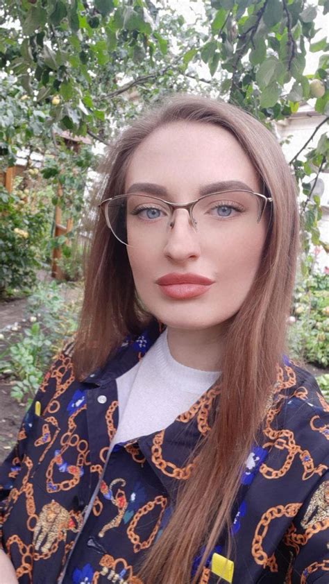 This Cute Girl Likes To Be Noticed Rfaces