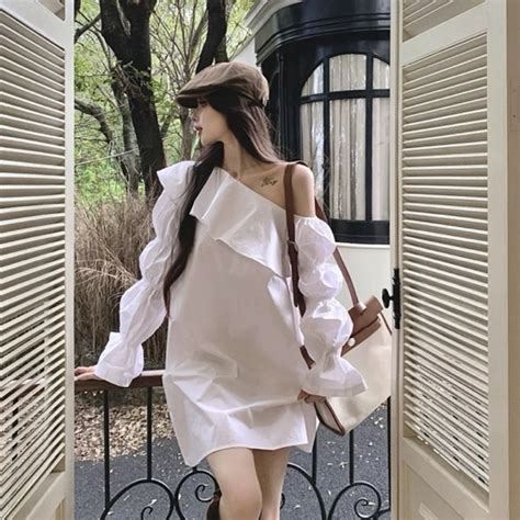 Alice♥︎ Teeda Mini Dress มินิเดรสแขนยาวปาดไหล่ ผ้าคอตตอนสีขาว ทรงสวยมาก