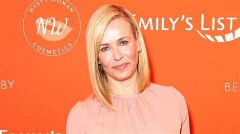 Chelsea Handler Mocks Kim Kardashians Bare Oily Butt With Her Own