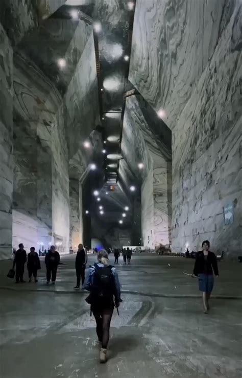 Voila à quoi ressemblent les "Tunnels" ou les D.U.M.B.s (Deep Underground Military Bases)