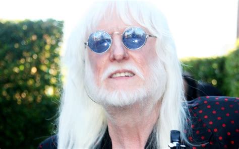 Watch Edgar Winters Full Interview On Jonesys Jukebox