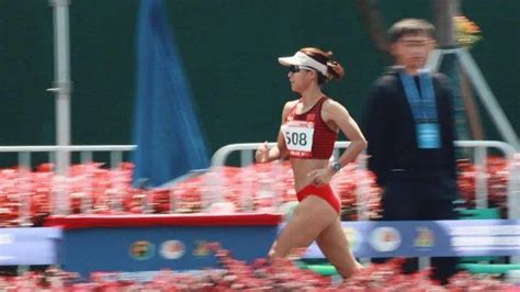 祝贺！江西姑娘刘虹夺冠！竞走女子小时