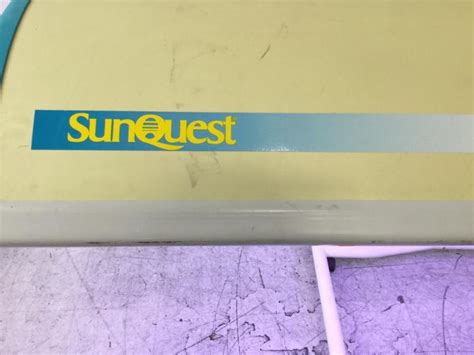 Lot Sunquest Wolf System 2000s Canopy Tanning Bed