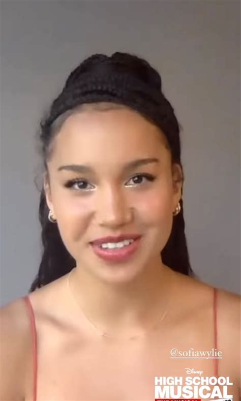 Pin By L On Sofia Wylie Sofia Wylie Makeup Looks Hair