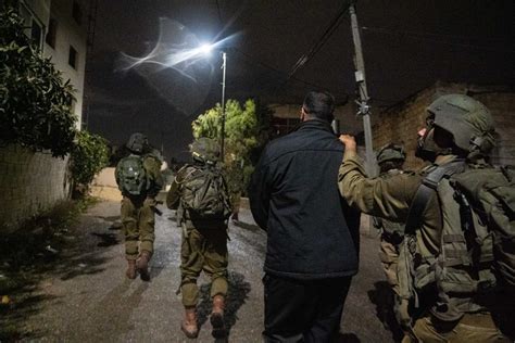 המחבל המבוקש נעצר שניים מחבריו נורו בידי צהל כיכר השבת