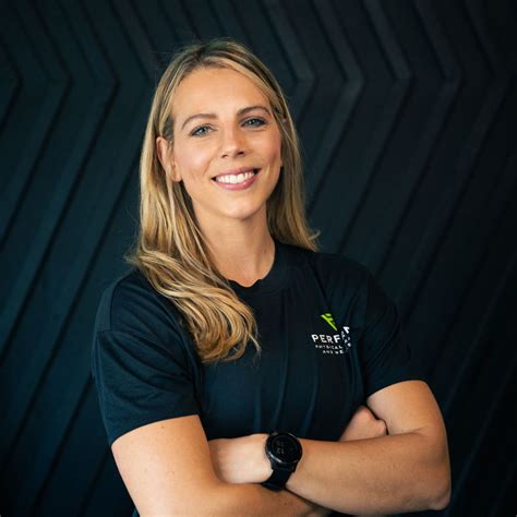 Claire Bowes Dpt Physical Therapist Orthopedic In San Diego Ca