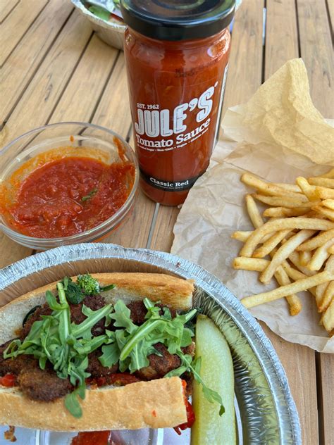 Meet Laura Vitelli Canvasrebel Magazine