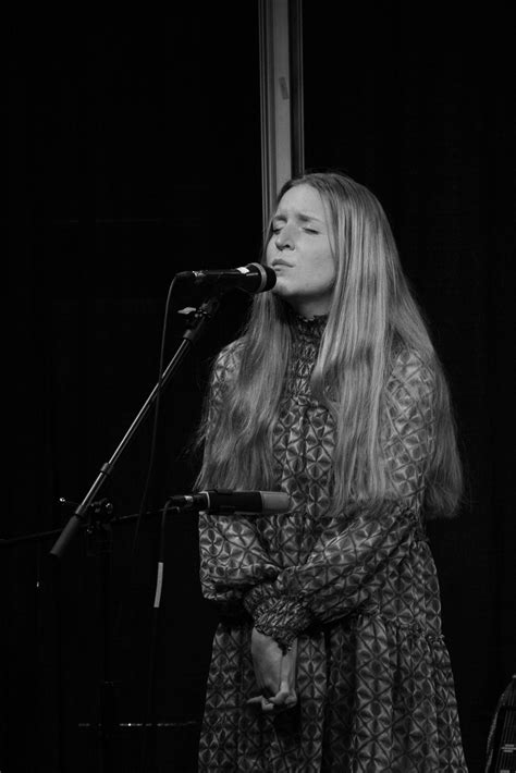 Lilli Grace Barden River And Rail Fill The Well With Love Herd Media