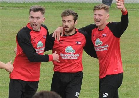 Vardy Goal Keeps Tring Flying High