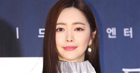 포토 홍수아 반짝이는 외모