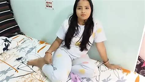 在酒店里和我的女友第一次做爱 Xhamster