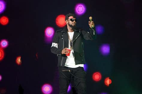 R Kelly Searches For Infamous Sex Tape Increase