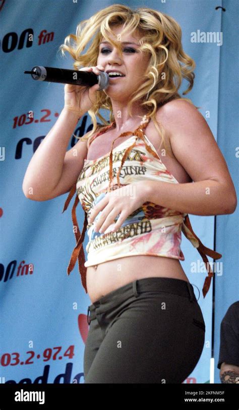 Kelly Clarkson Giovane The Stunning Style Transformation Of Kelly