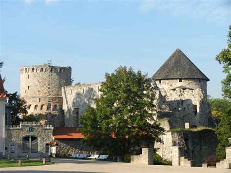Cēsis Viduslaiku Pils Ceļvežilv