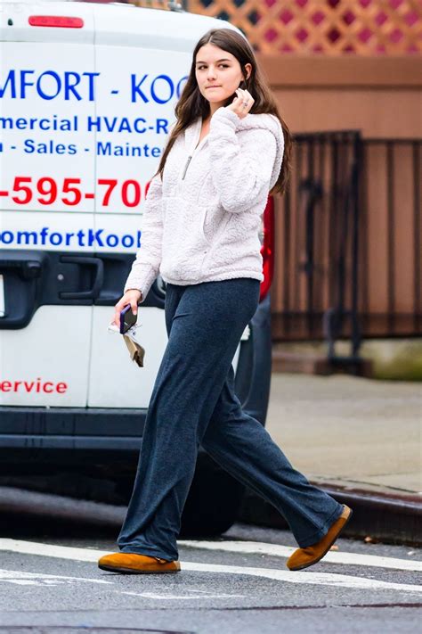 Suri Cruise Fashion Icon In The Making As She Heads To College • Celebmafia