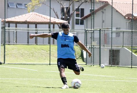 Coimbra Sports Meia Atacante Daniel Penha JÁ Treina Com Elenco Do Coimbra