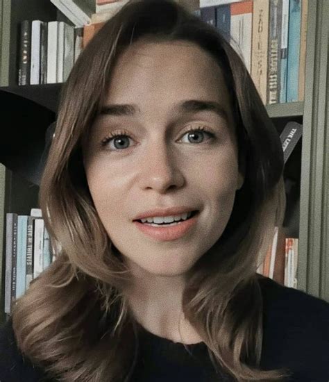 Emilia Clarke Queen