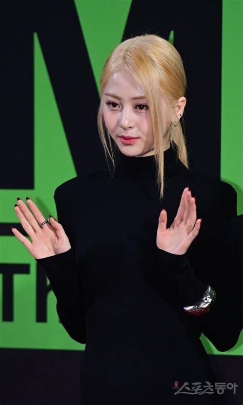 르세라핌 허윤진 리즈 갱신하는 미모 [포토] 스포츠동아