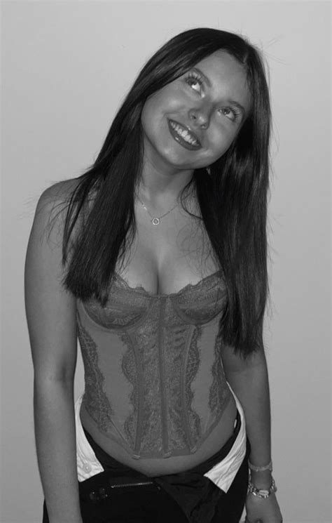 Teen In Bustier Male43can