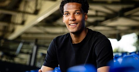Talent Shane Van Aarle 18 Uit Bakel Maakt Droomtransfer Naar Juventus