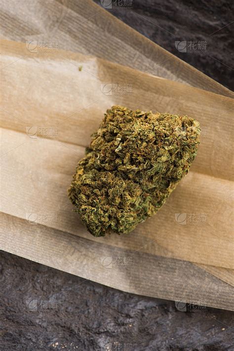 大麻花蕾，大麻二酚