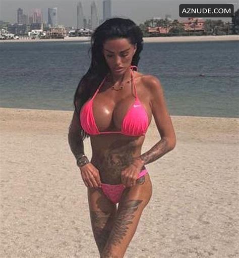 Katie Price Sexy Flaunts Her Slutty Bikini Body At A Beach In Dubai