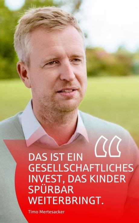 Per Mertesacker Stiftung Über Den Mannschaftssport Fußball Vermitteln