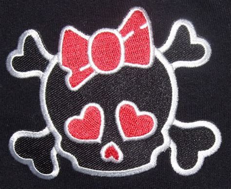 Ravelry Girly Bow Heart Skull Graph Pattern By Melissa Benini