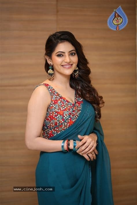 Athulya Ravi Photo 3 Of 18