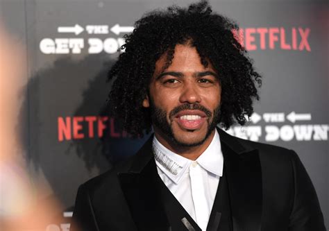 Daveed Diggs Oakland Based Blindspotting Debuts At Sundance What The Critics Are Saying