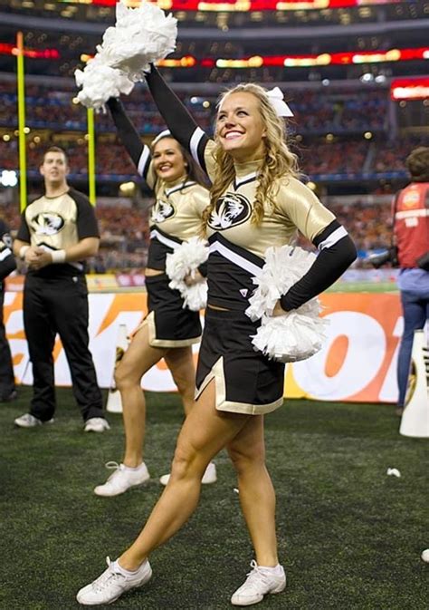 College Bowl Game Cheerleaders Artofit