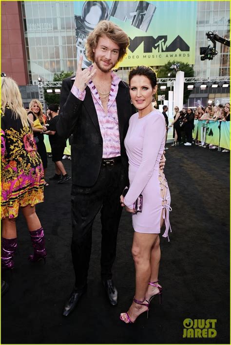 Heres What Yung Gravy Said About Bringing Addison Raes Mom To The Vmas Photo 4808320 Photos