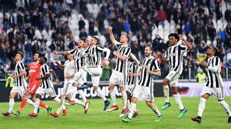 Liverpool Defender Van Dijk Names Barcelona Star Messi As Toughest Opponent Goalfootballnews