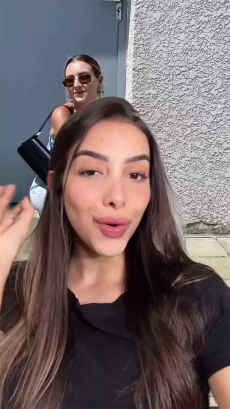 Samara Carvalho Sacarvalho On Kwai