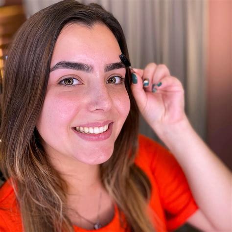 Lari Dias • Sobrancelhas Laridiasdesigner • Instagram Photos And Videos