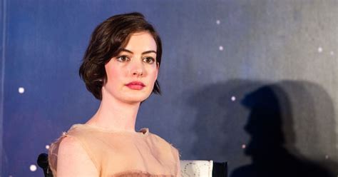 Anne Hathaway Reflected On The Princess Diaries 20 Years Later And