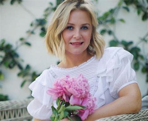 Jessica Capshaw Body Measurements Height Weight Bra Size Shoe Size