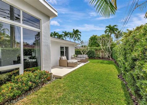 2425 Ne 26th Ave Fort Lauderdale Fl 33305 Redfin