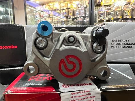 Brembo ปักข้างเทาโลโก้แดง 2 Pots 84 Mm ขนาดลูกสูบ 34 Mm ของแท้100