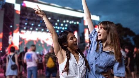 6 Things You Should Definitely Not Do At Concerts This Summer