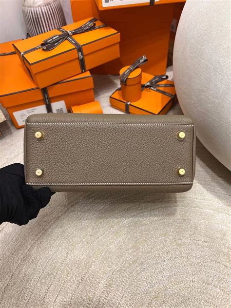 Hong Kong Hemes Kelly 25cm Togo Leather Ck10 Craie Gold Hardware