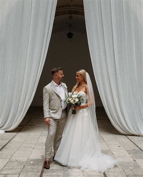 Real Bride Rachael Lace And Favour