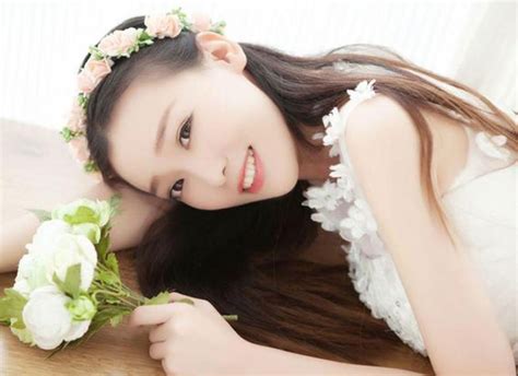 歌手子馨的个人资料介绍 网红子馨真名叫什么年龄多大哪里人 冰棍儿网