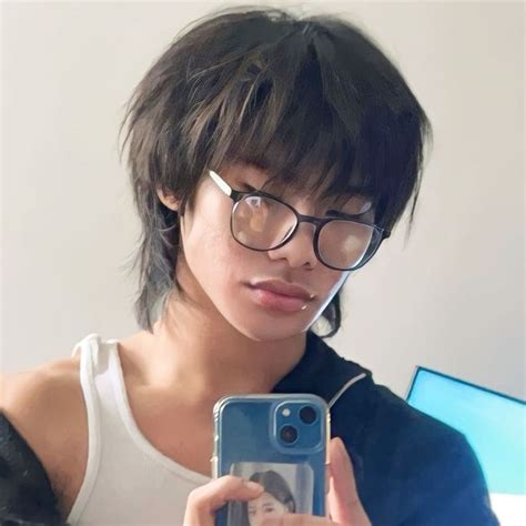 Pin By Enya On Ports Hairstyles With Glasses Asian Men Long Hair