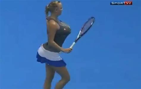 Caroline Wozniacki Impersonates Serena Williams Video