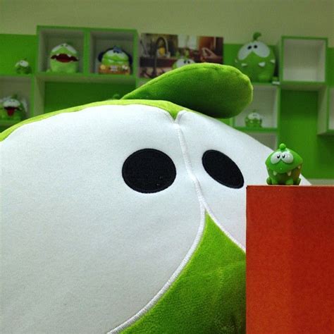 Cuttherope Omnom Cute Green Little Monster Love Yummy Candy