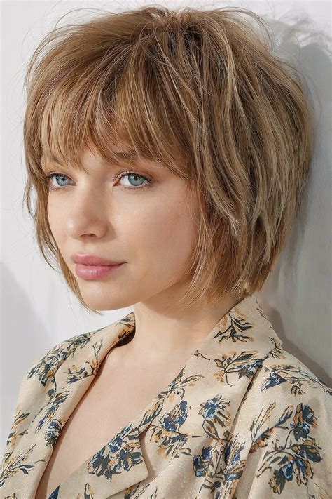 Short Layered Bob With Bangs Shortbobhaircutswithbangs Messy Bob