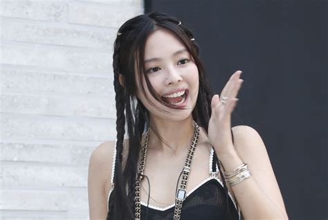 스태프 면전서 흡연을 제니 직접 연락해 사과