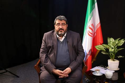 فواد ایزدی کیست