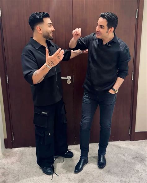 عکس تازه از محسن یگانه در کنار خواننده آن‌ورِ آبی اقتصاد24